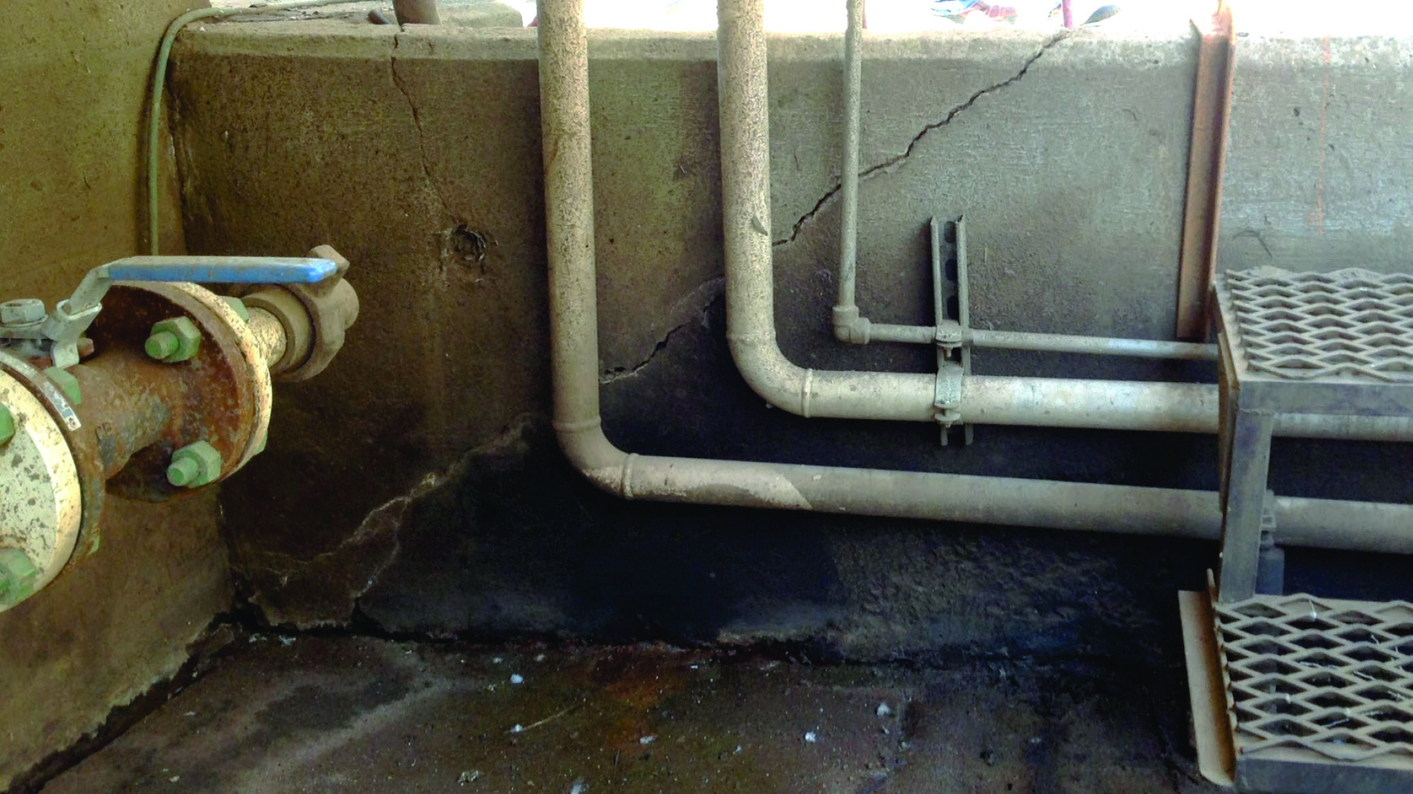 secondary-containment-cracking | STRUCTURAL